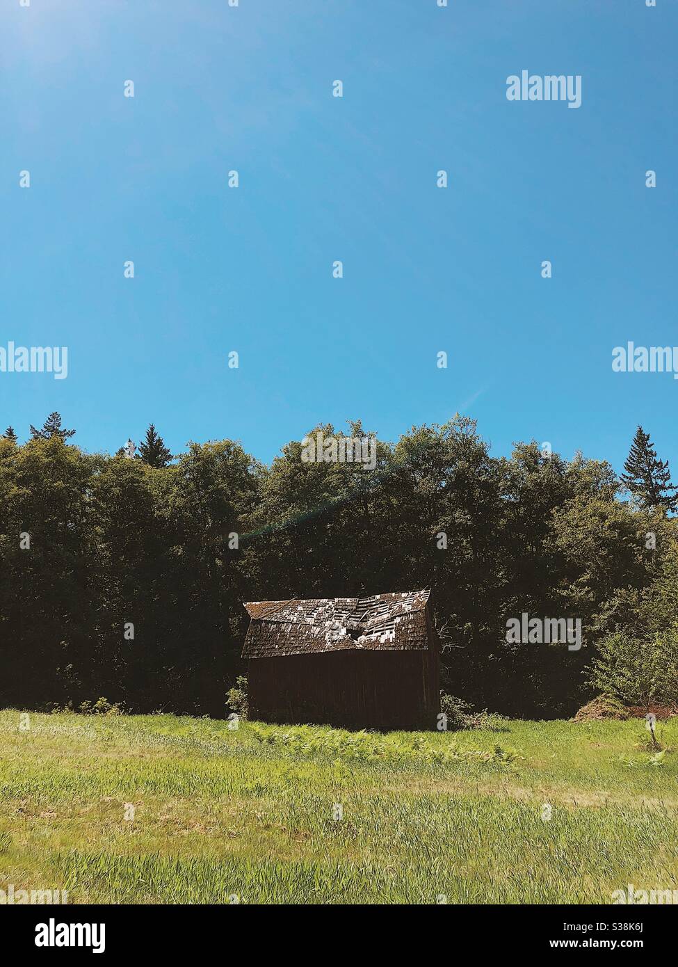 Falling barn hi-res stock photography and images - Alamy