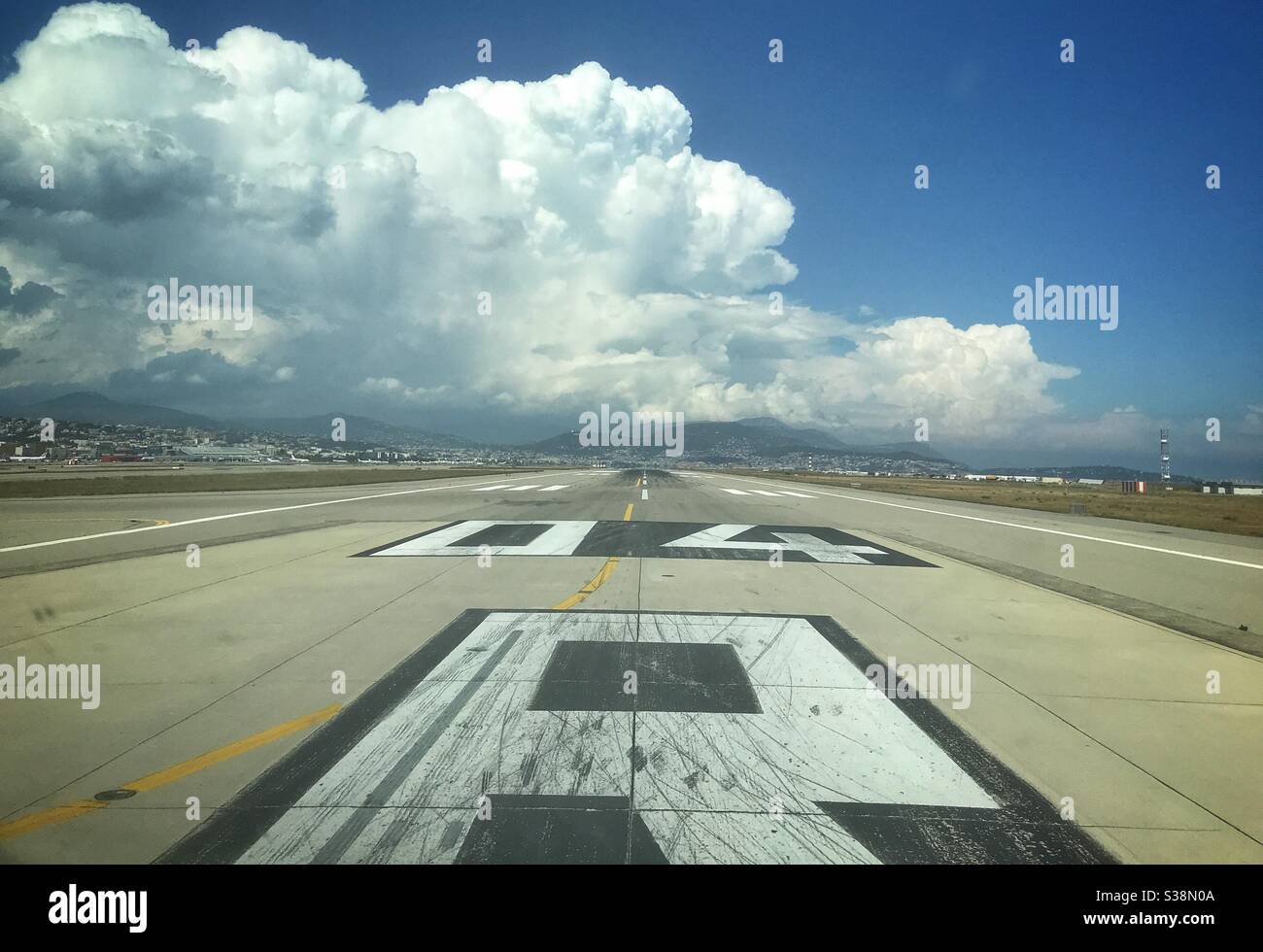 Get off take off nice hi-res stock photography and images - Alamy