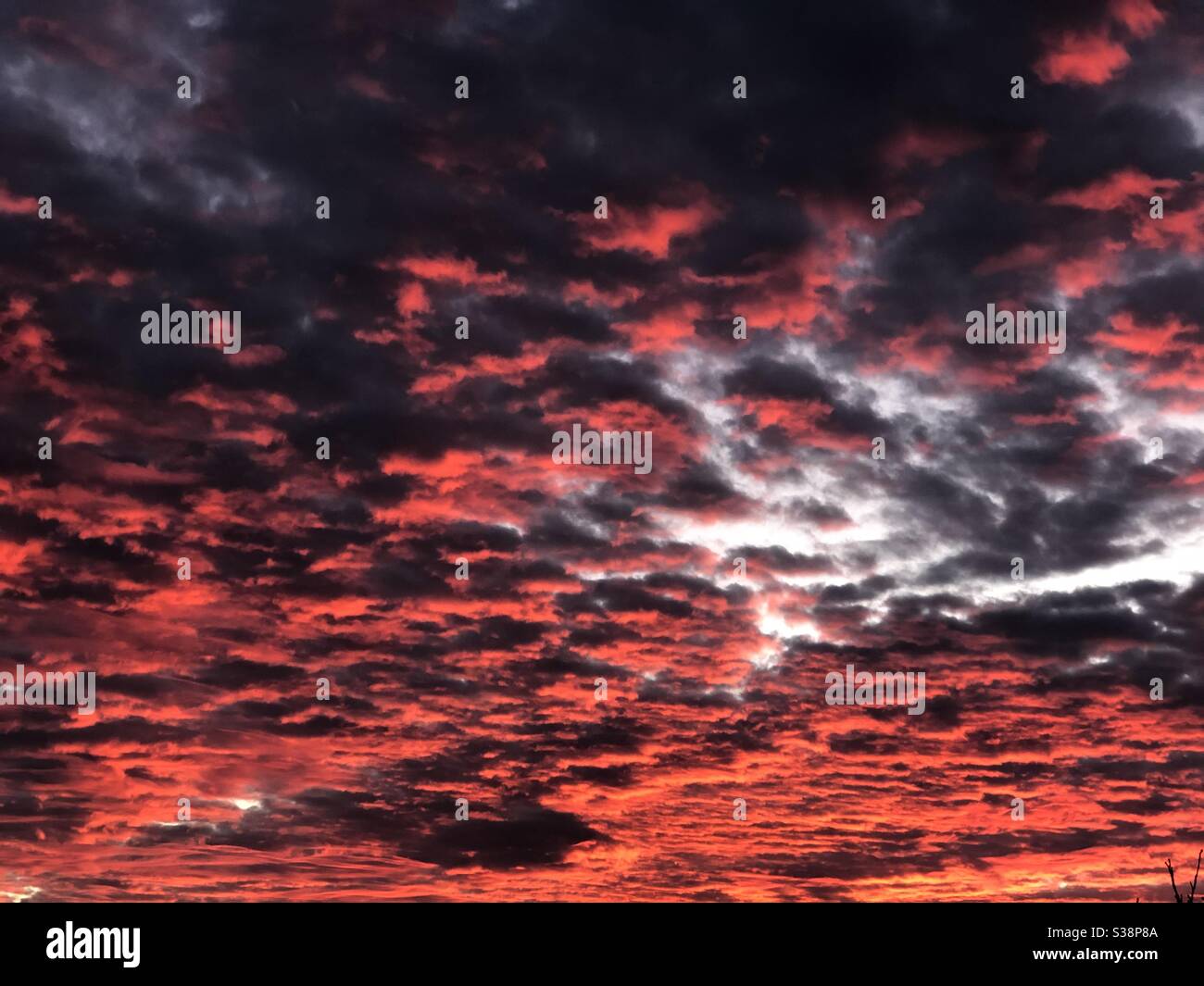 Red filter sky and clouds hi-res stock photography and images - Alamy