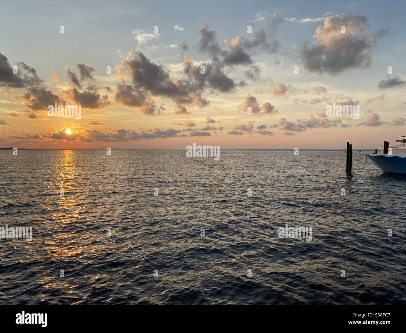 Reflections over marina bay hi-res stock photography and images - Alamy