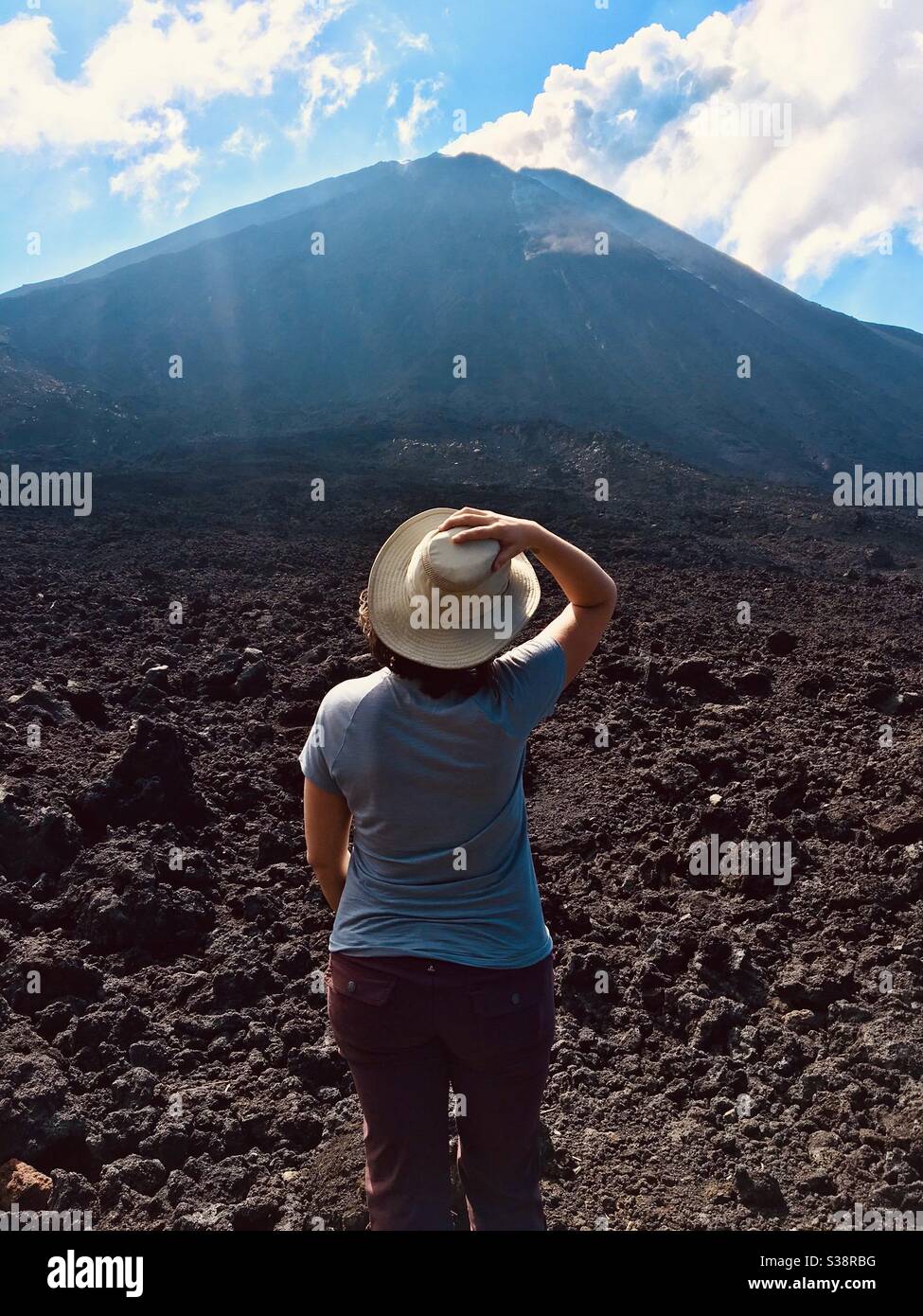 Woman at volcano. Volcán Pacaya in Guatemala Stock Photo - Alamy