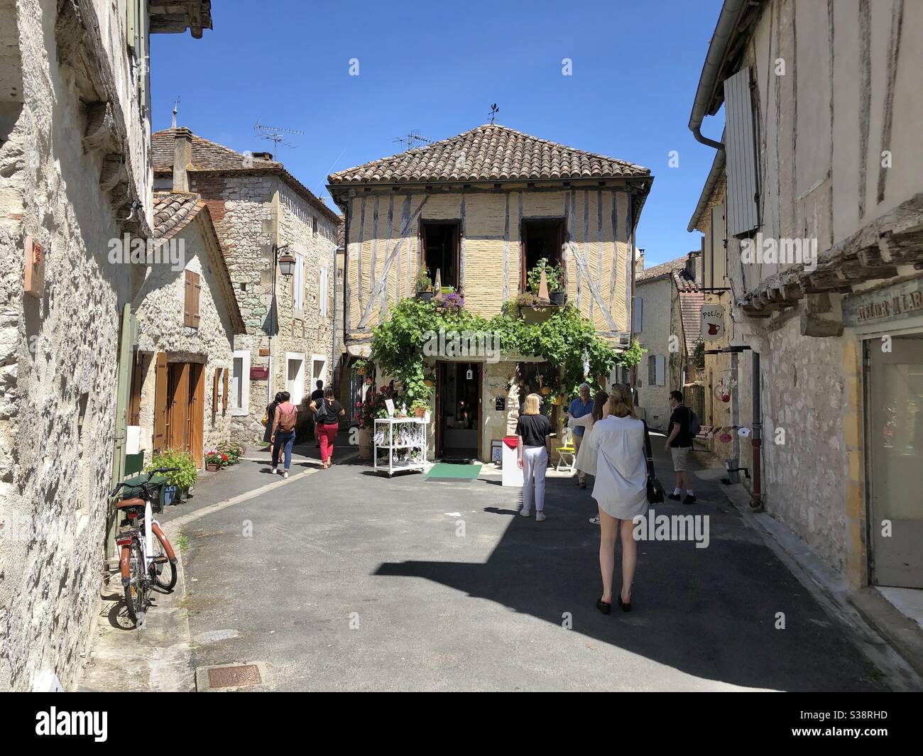 Medieval bastide hi-res stock photography and images - Alamy