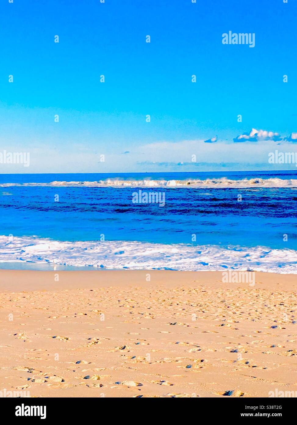 Perfect day at the beach hi-res stock photography and images - Alamy