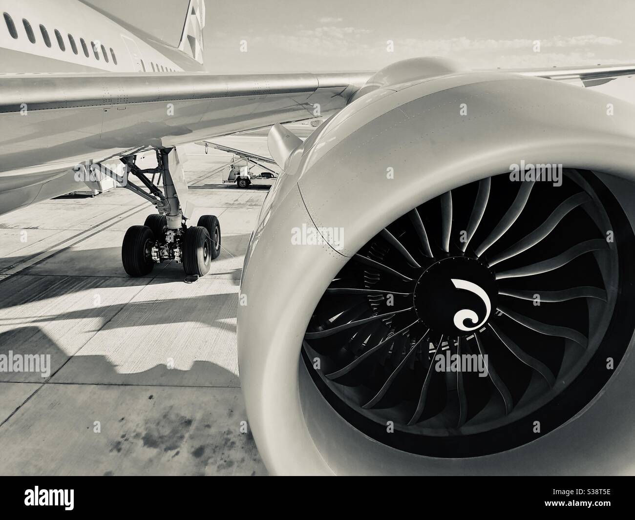 Airplane engine hi-res stock photography and images - Alamy