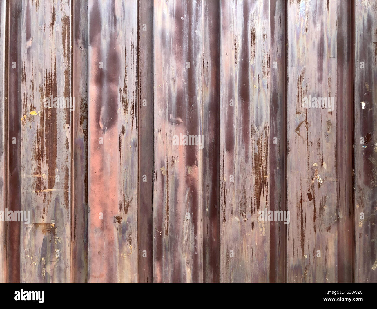 Rusty gate hi-res stock photography and images - Alamy