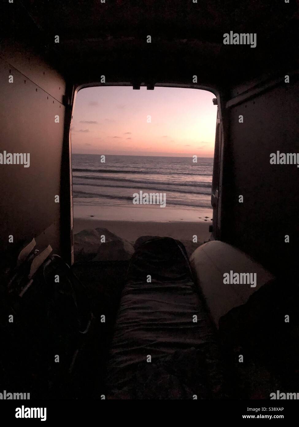 Surfing van hi-res stock photography and images - Alamy