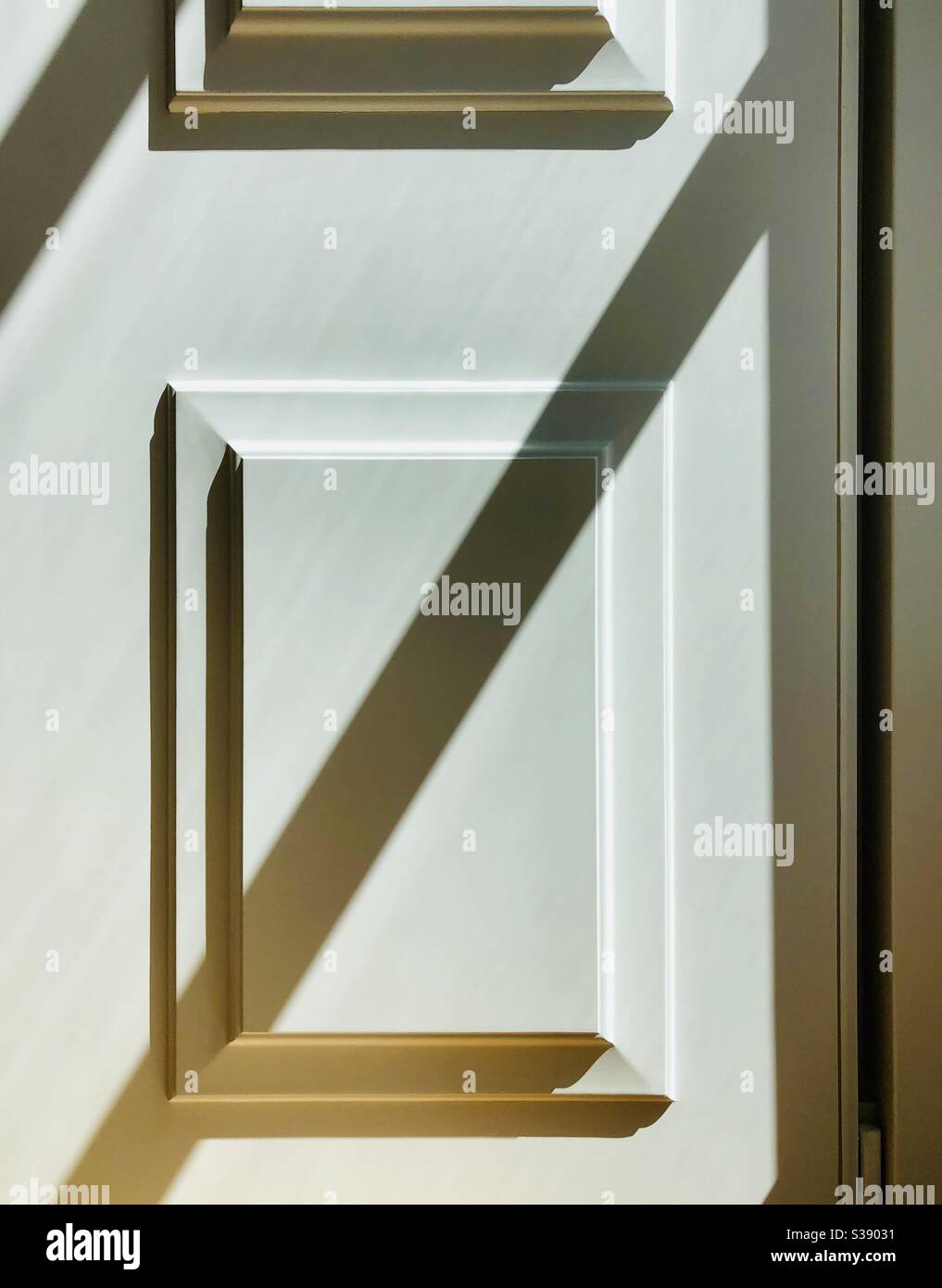 White shadow hi-res stock photography and images - Alamy