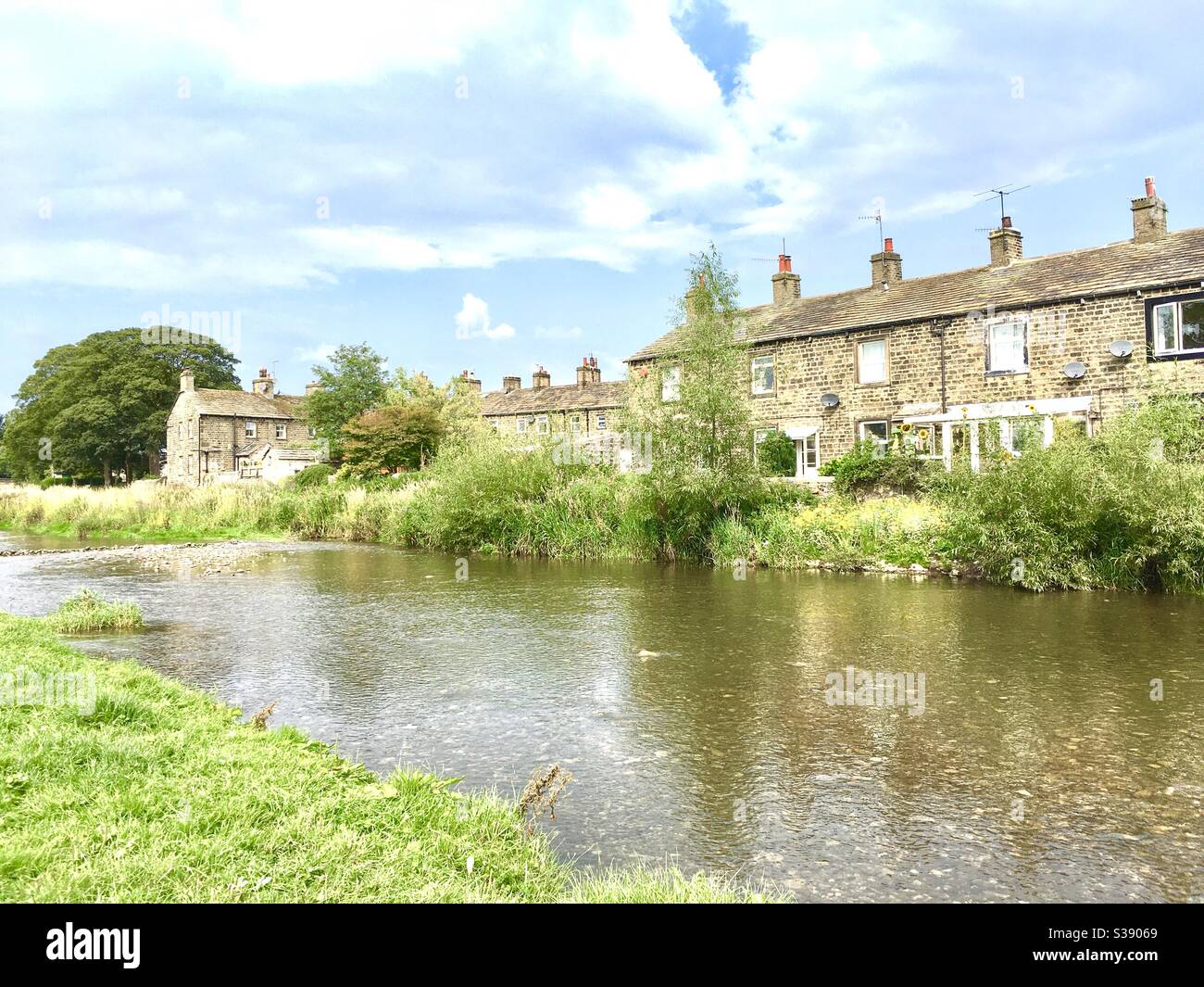 Gargrave hi-res stock photography and images - Alamy