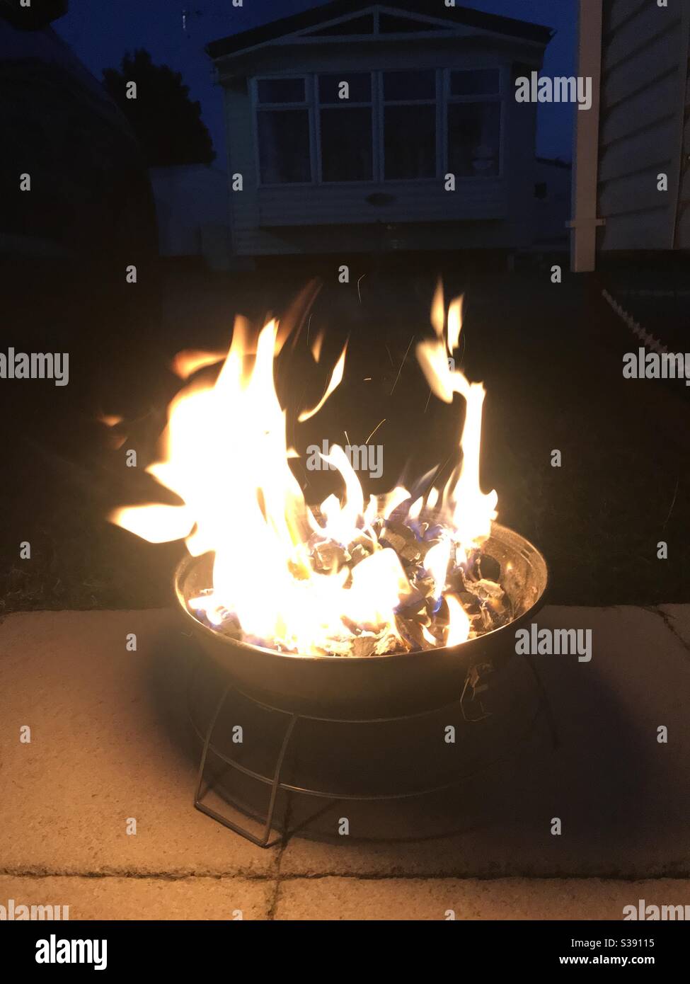 Caravan fire hi-res stock photography and images - Alamy