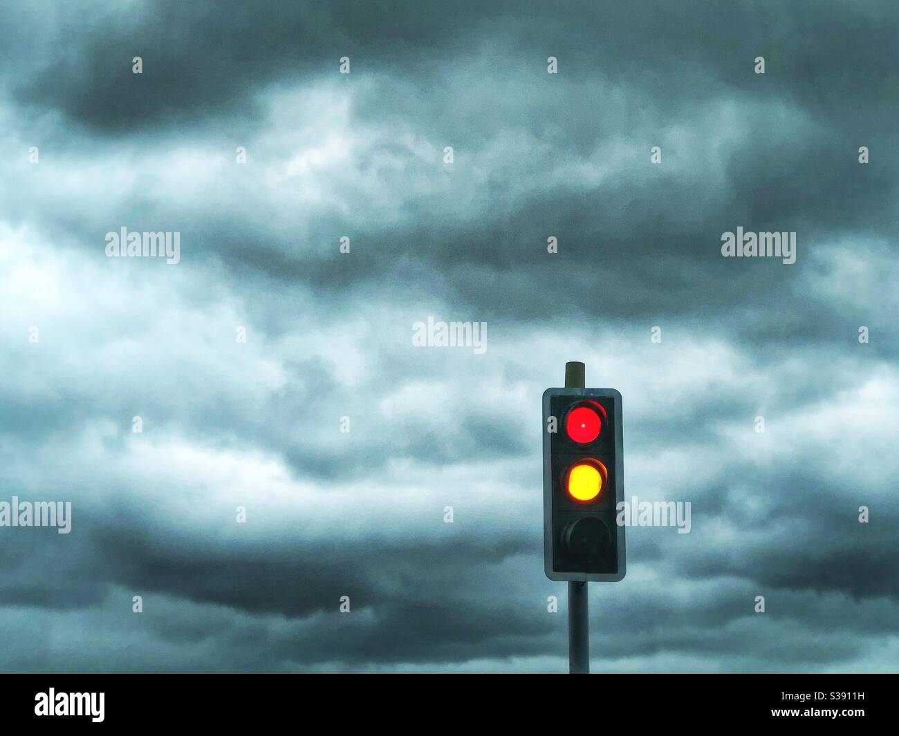Red and yellow lights hi-res stock photography and images - Alamy