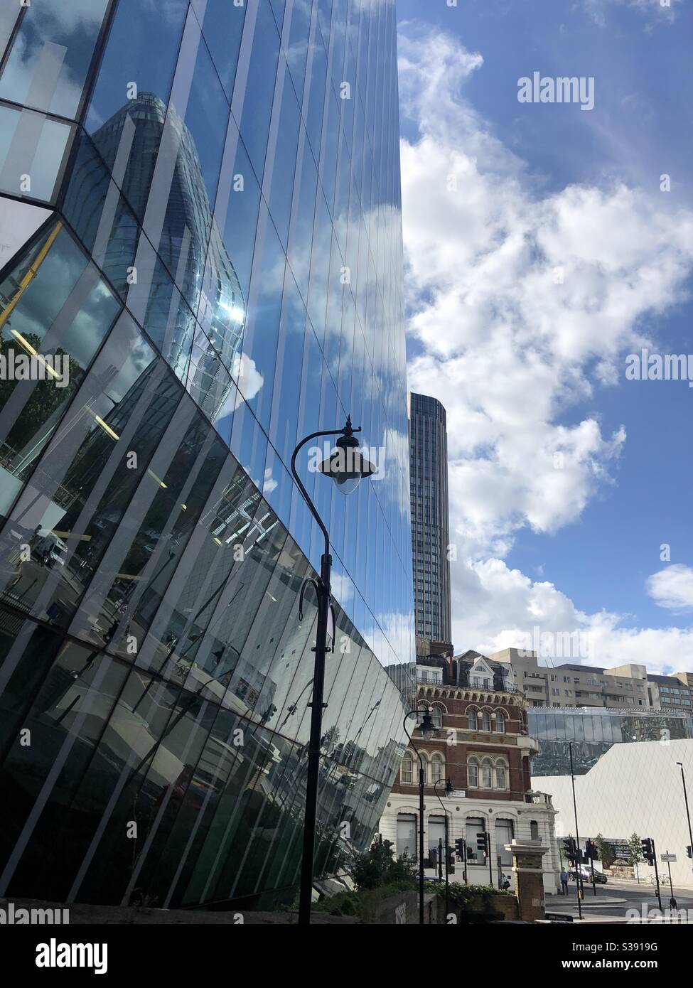 London reflections hi-res stock photography and images - Alamy