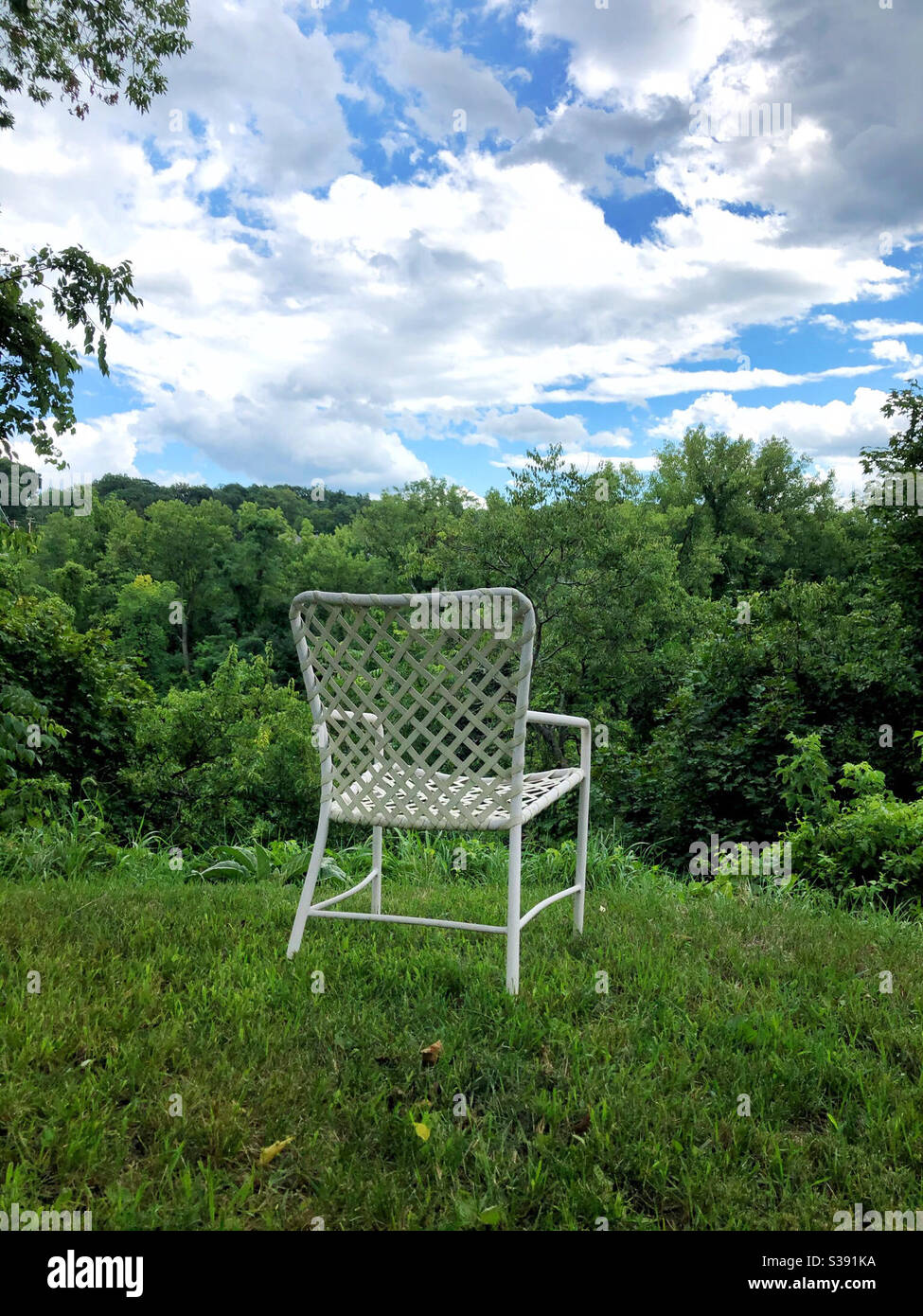 Edge of chair hi-res stock photography and images - Alamy