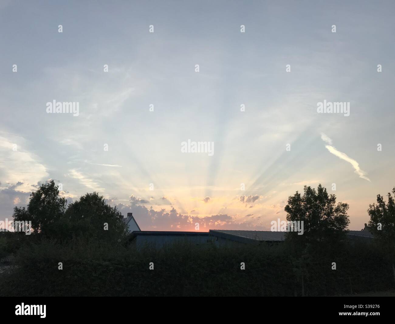Sun light and dusk hi-res stock photography and images - Alamy