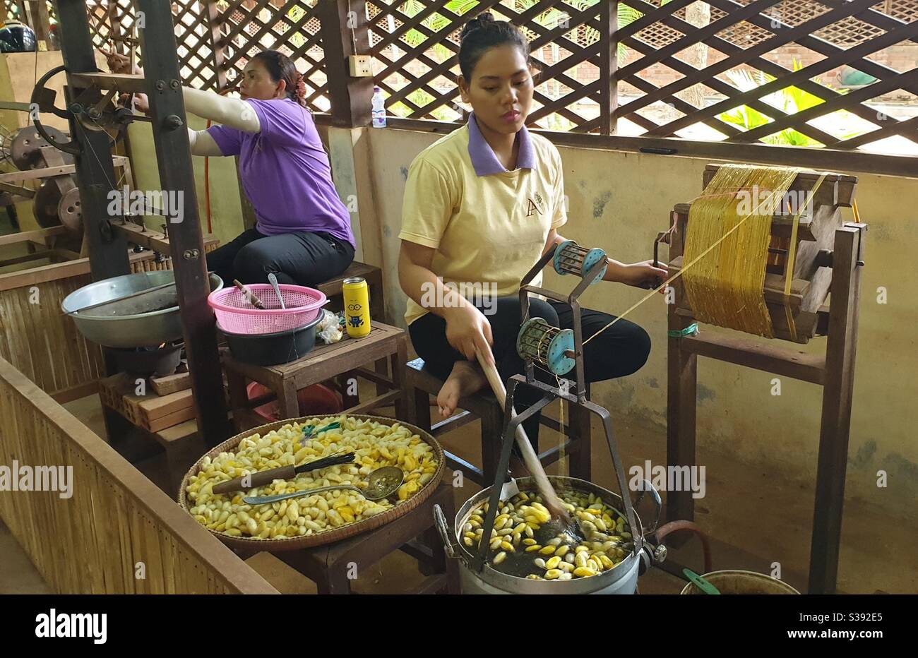 Cambodian women hi-res stock photography and images - Alamy