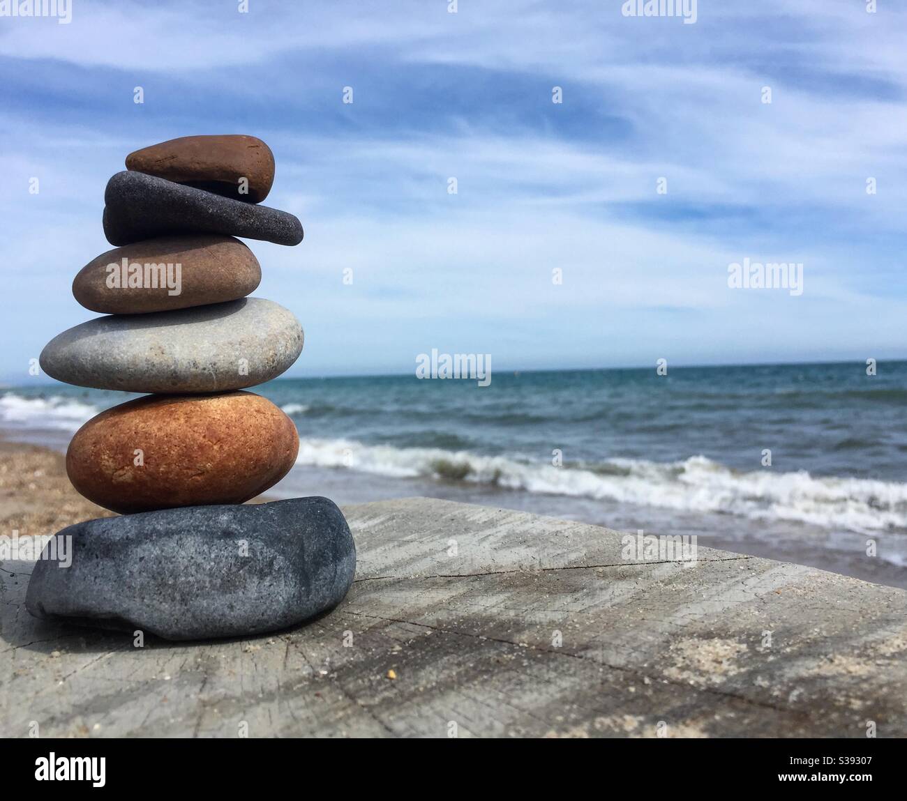 Pebble stack hi-res stock photography and images - Alamy