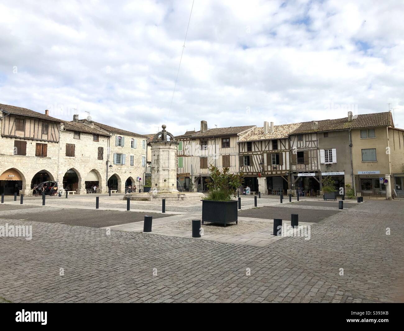 The medieval bastide town of Eymet Stock Photo - Alamy