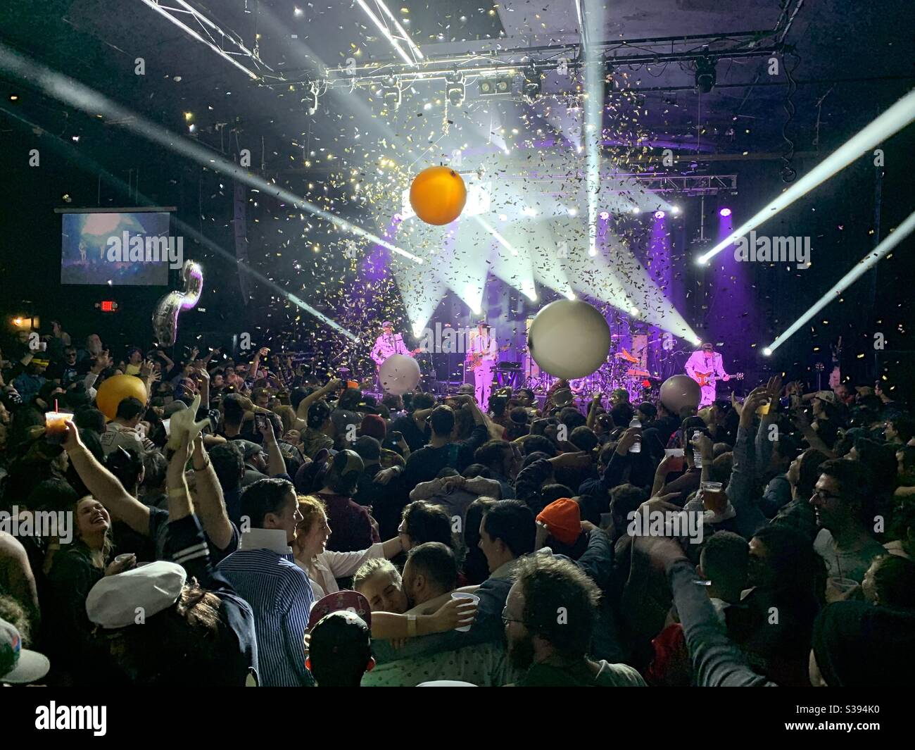 Concert with balloons hi-res stock photography and images - Alamy