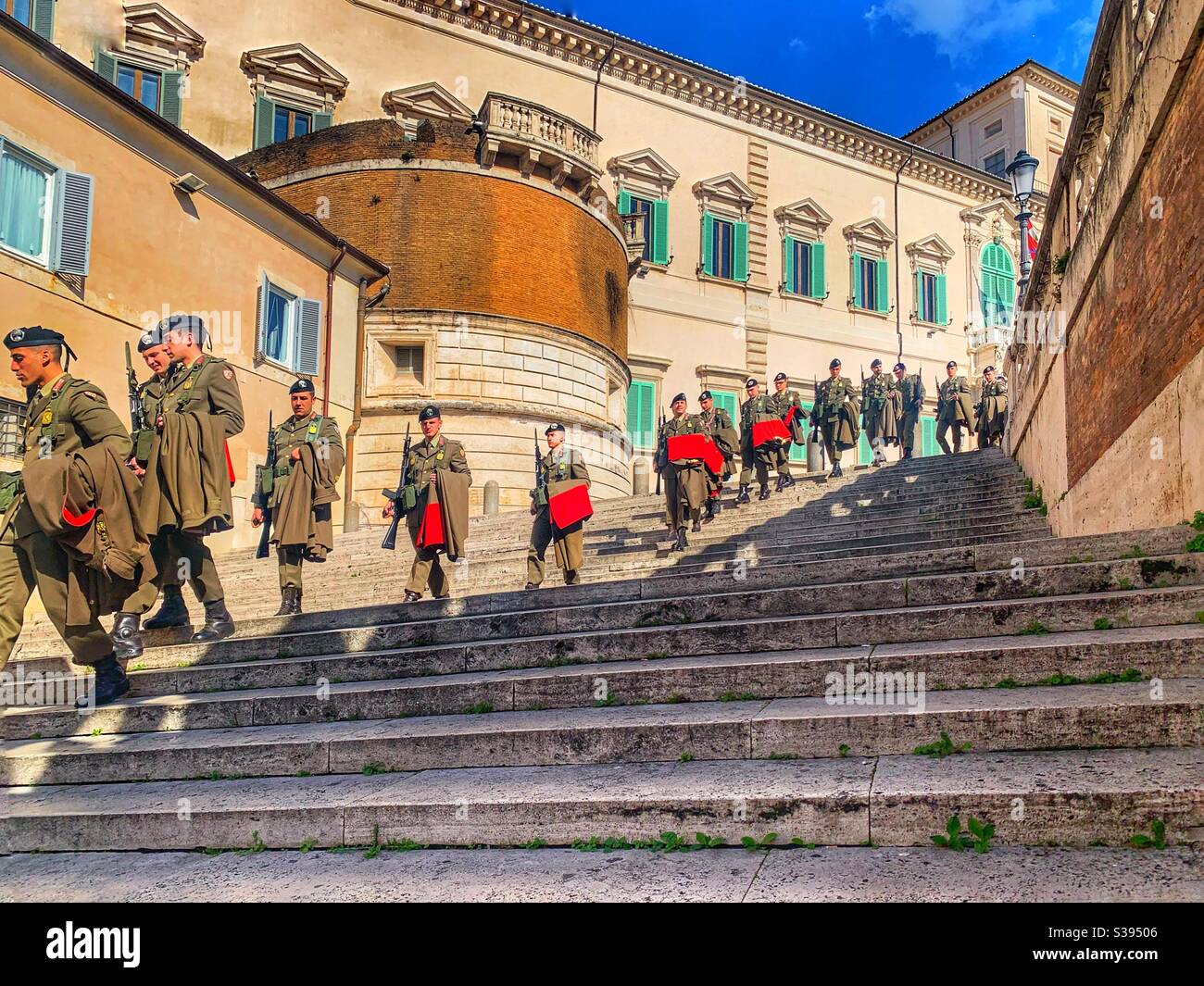 Stairs soldiers hi-res stock photography and images - Alamy