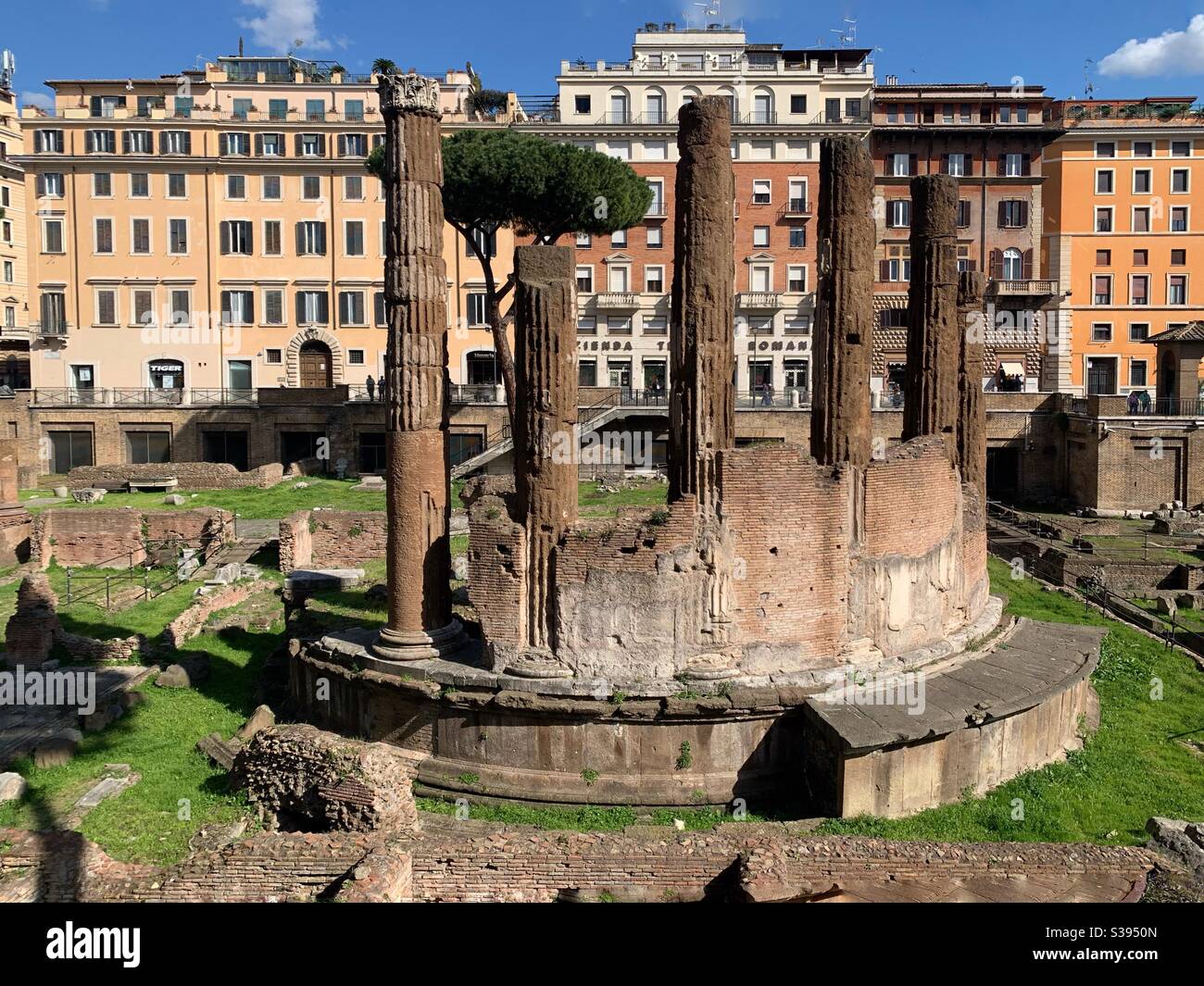 Italy italian ruins hi-res stock photography and images - Alamy