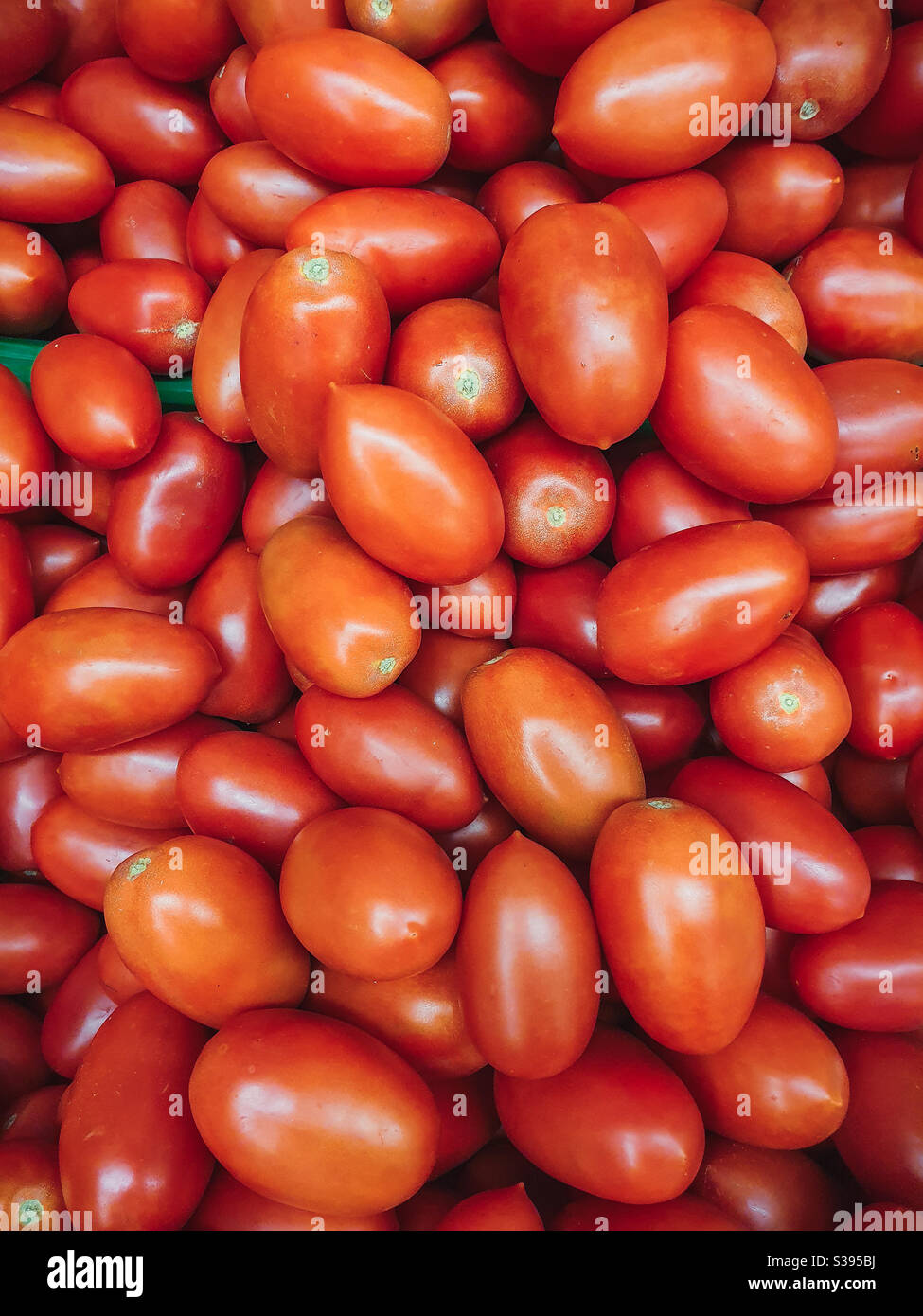 Fresh to eat hi-res stock photography and images - Alamy