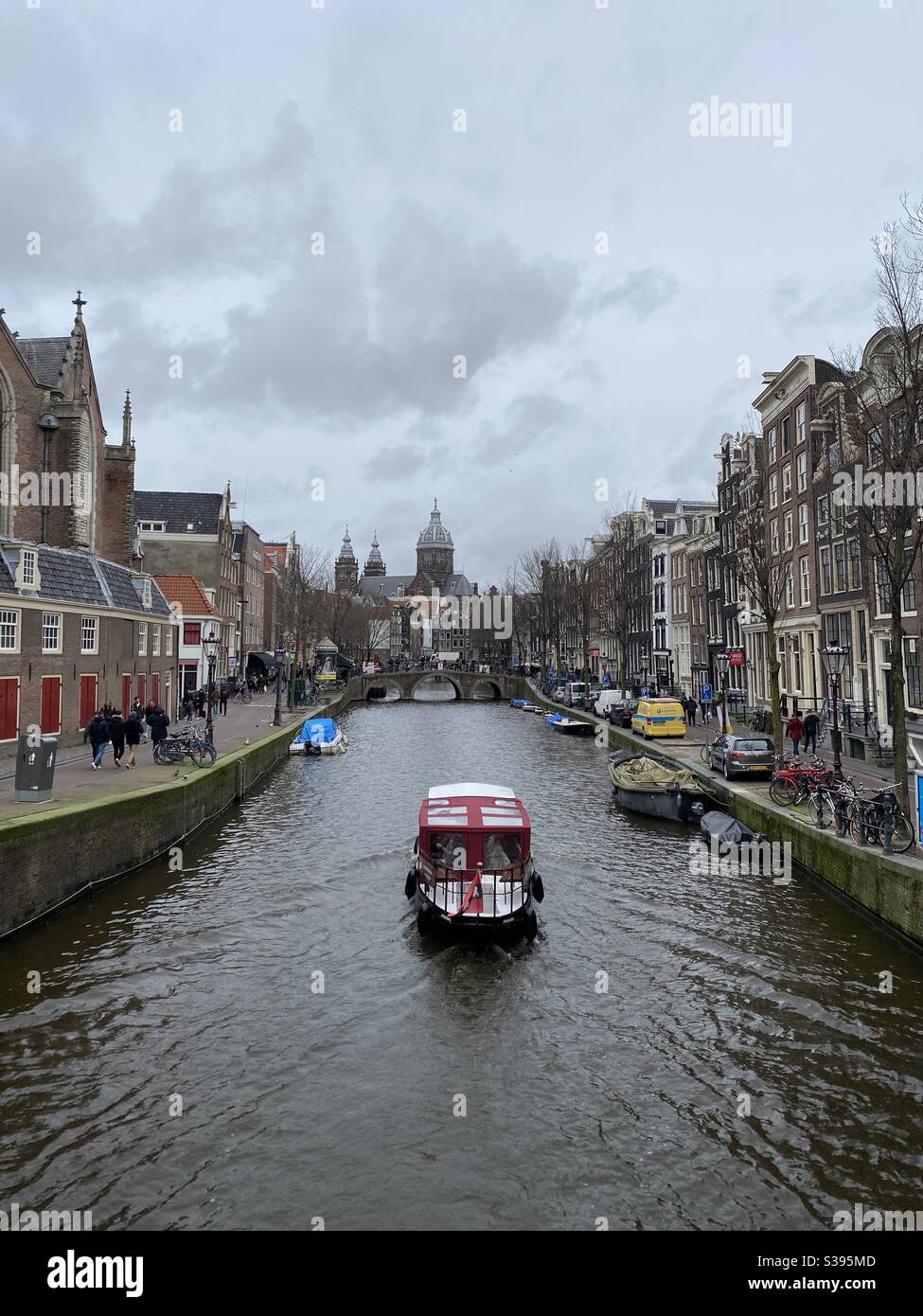 Centre of amsterdam centrum hi-res stock photography and images - Alamy