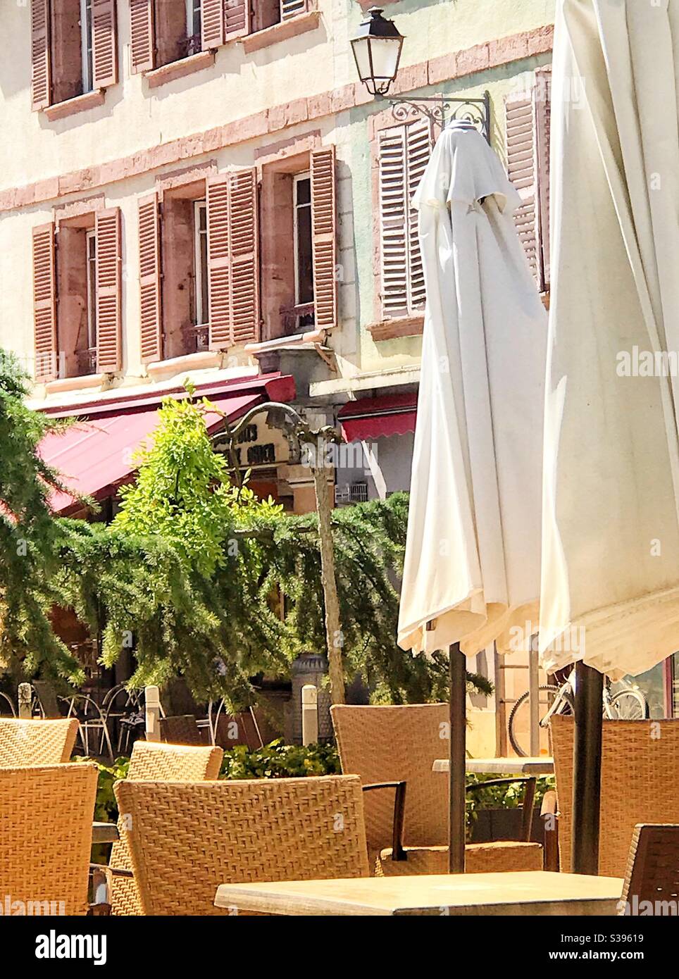 Cafe terrasse france hi-res stock photography and images - Alamy