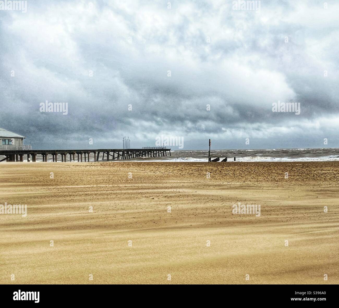 Rain wind suffolk hi-res stock photography and images - Alamy