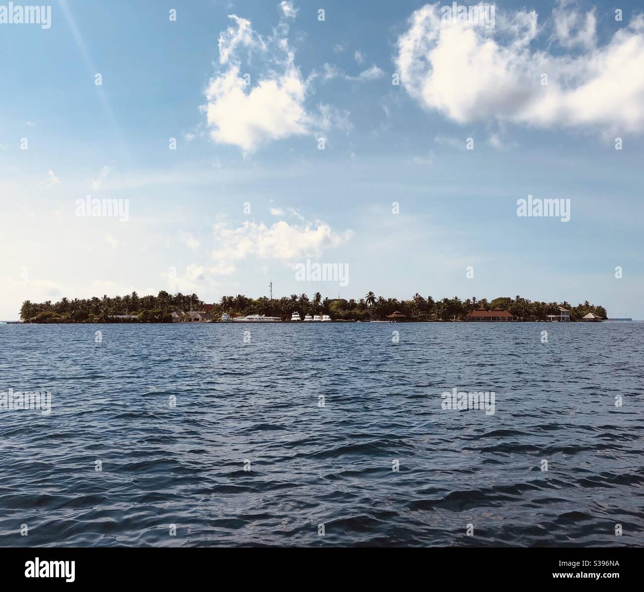 Full island hi-res stock photography and images - Alamy