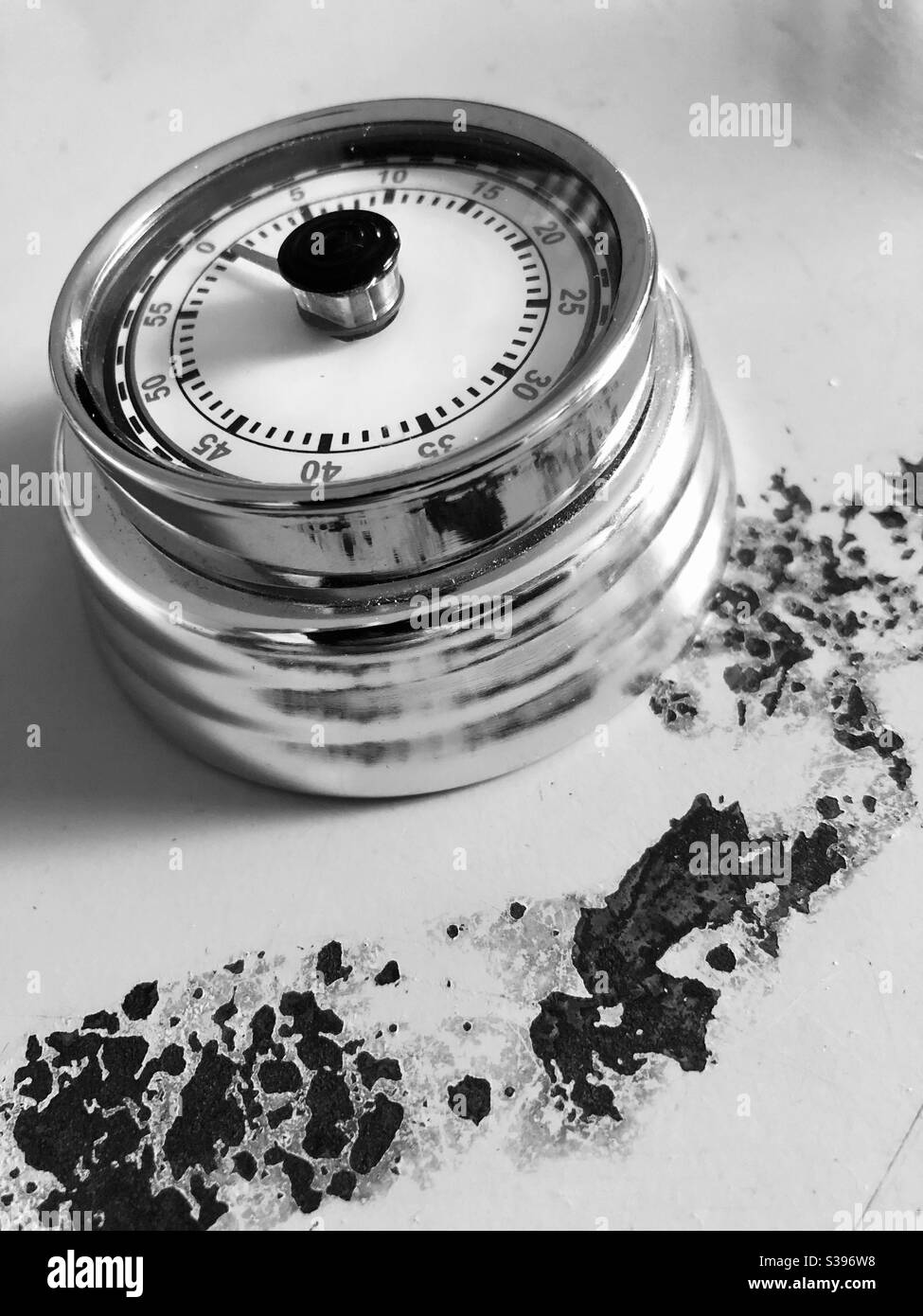 Vintage egg timer hi-res stock photography and images - Alamy