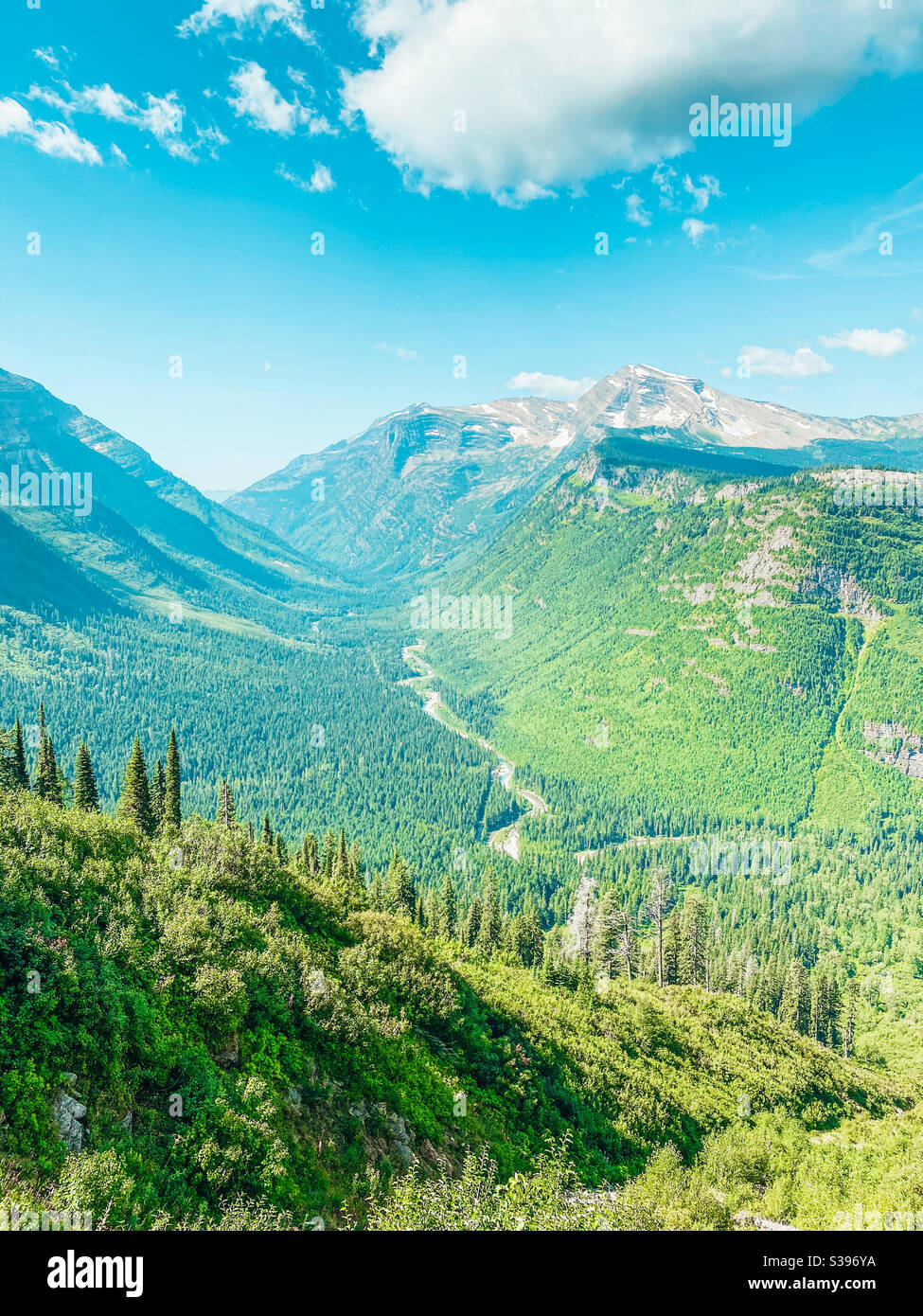Greenery green mountains hi-res stock photography and images - Alamy