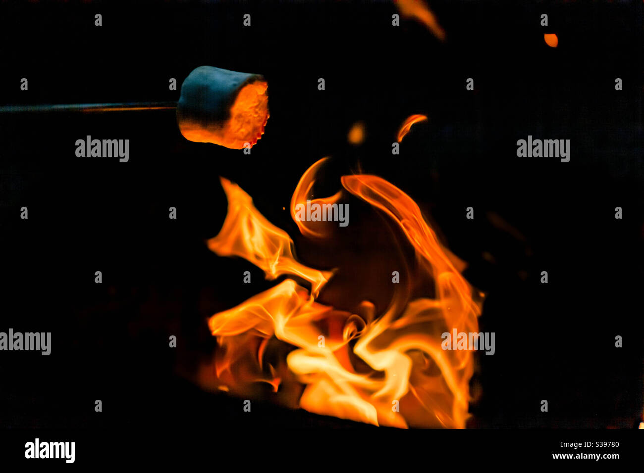 Roasting over fire hi-res stock photography and images - Alamy