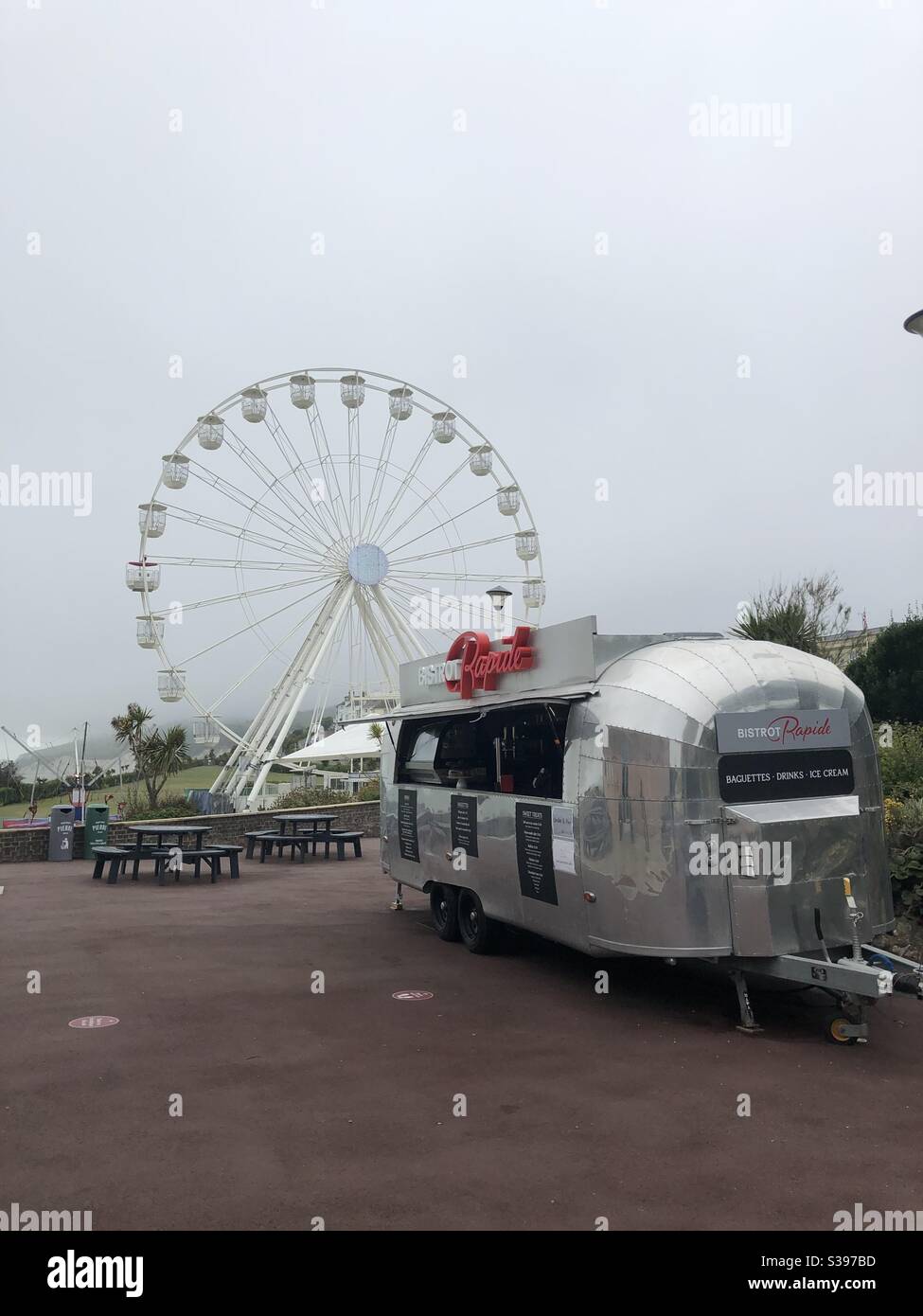 Ferris wheel with bullet caravan Stock Photo - Alamy