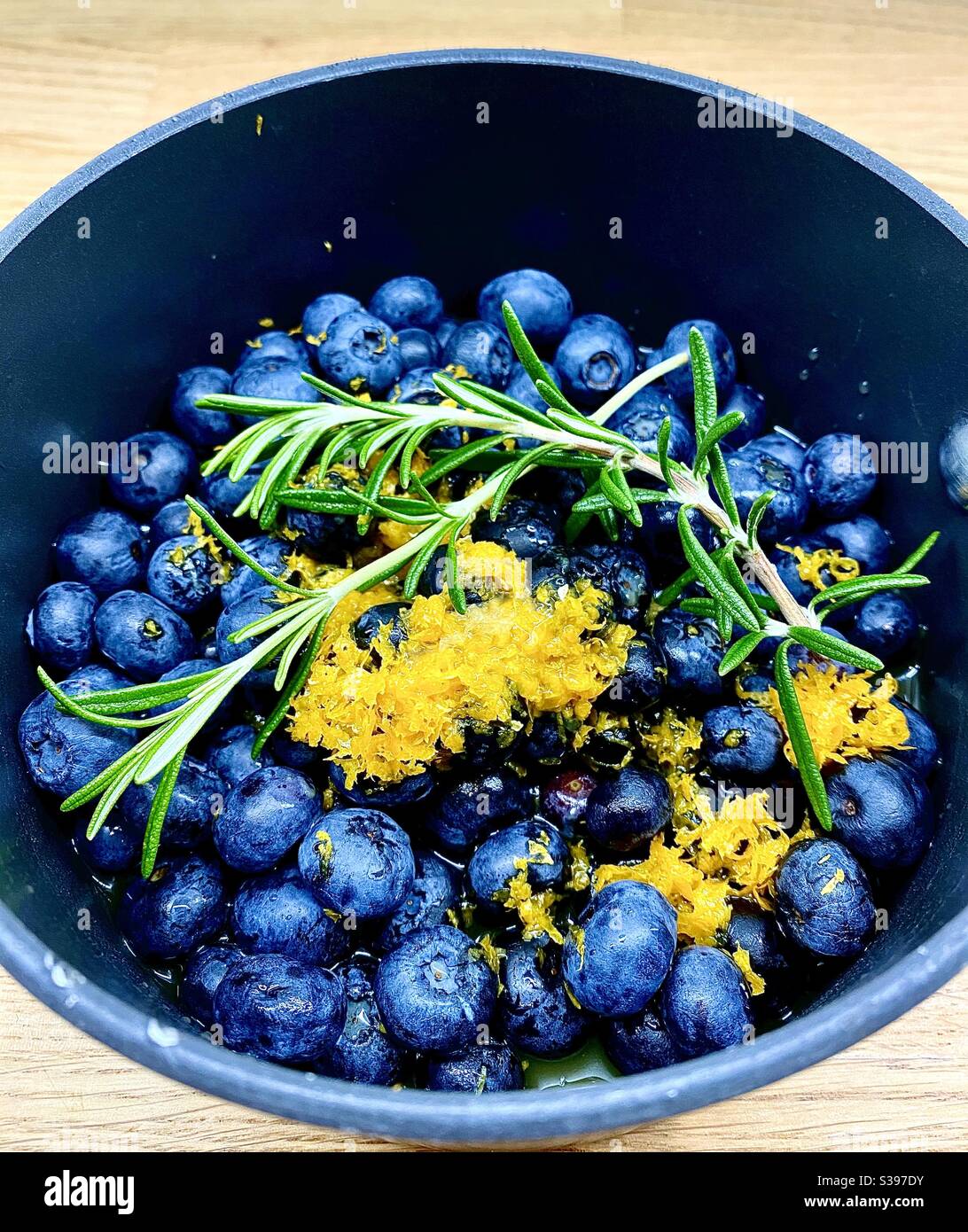 Blueberry sauce hi-res stock photography and images - Alamy