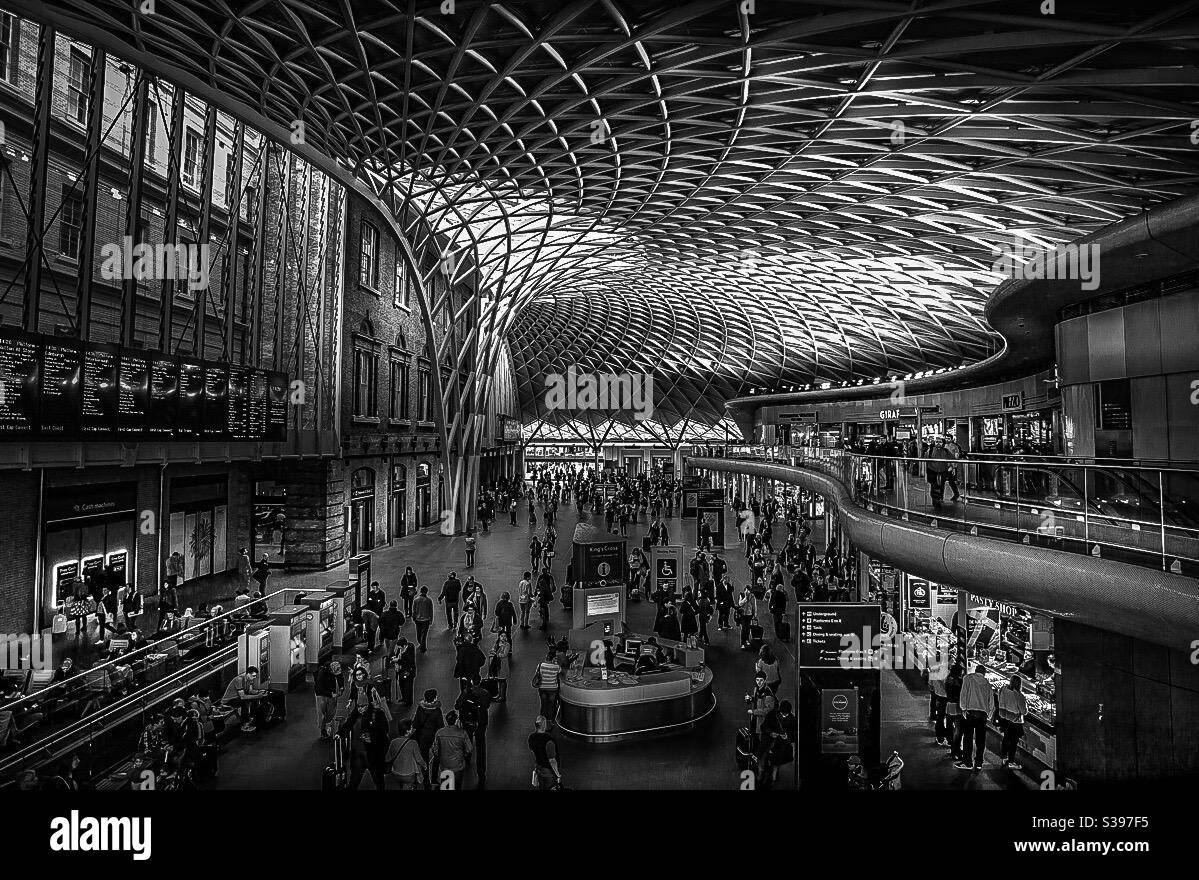 Kings cross station architecture Black and White Stock Photos & Images ...