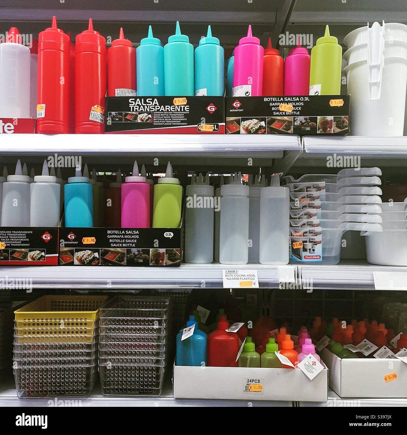 Colourful containers hi-res stock photography and images - Alamy