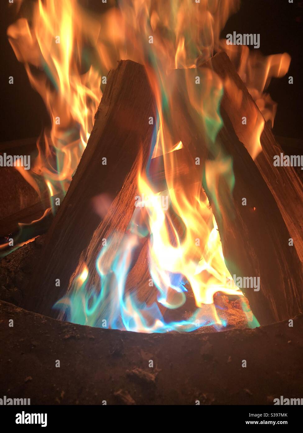 Woodfire hi-res stock photography and images - Alamy