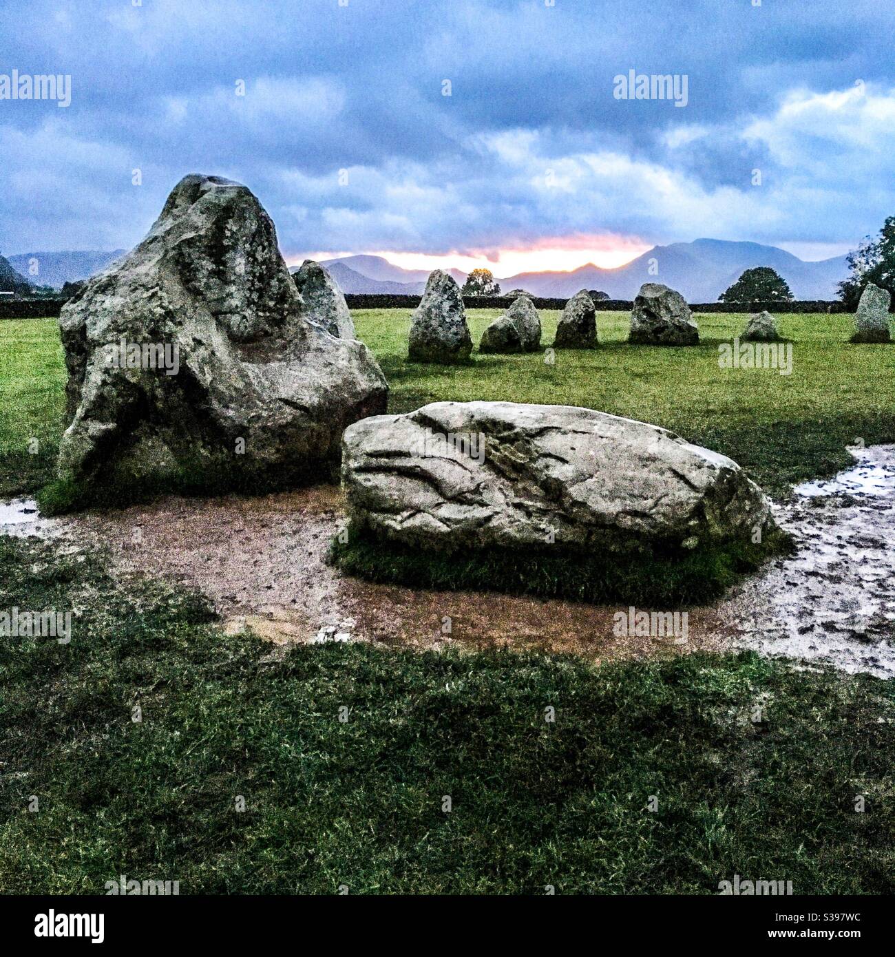 Stone ways hi-res stock photography and images - Alamy
