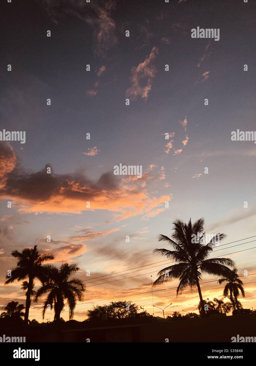 Beautiful_sunset hi-res stock photography and images - Alamy