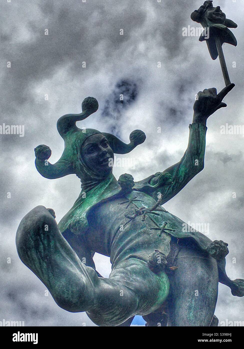 Statue of fool hi-res stock photography and images - Alamy