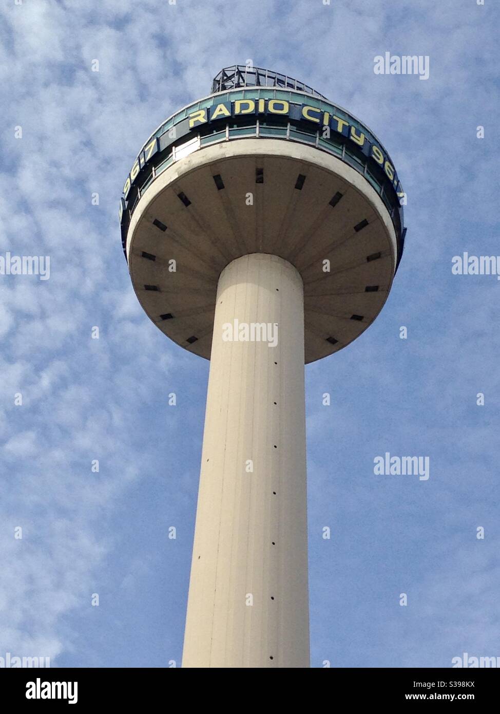 Spaceship building hi-res stock photography and images - Alamy