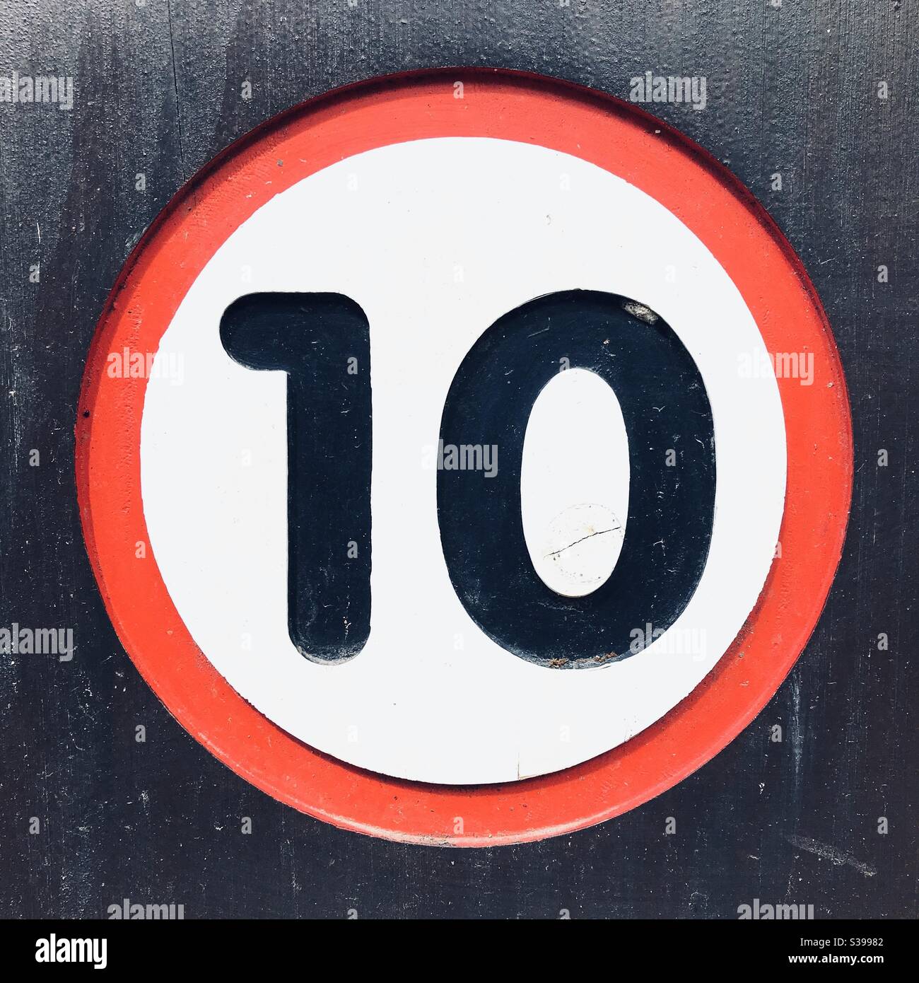 10 Mph Sign High Resolution Stock Photography and Images - Alamy