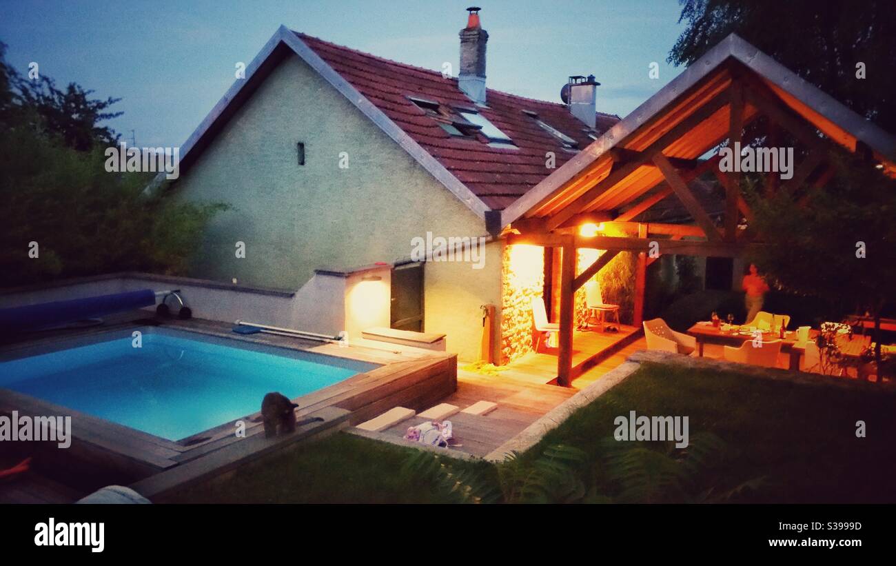 Piscine de la maison hi-res stock photography and images - Alamy