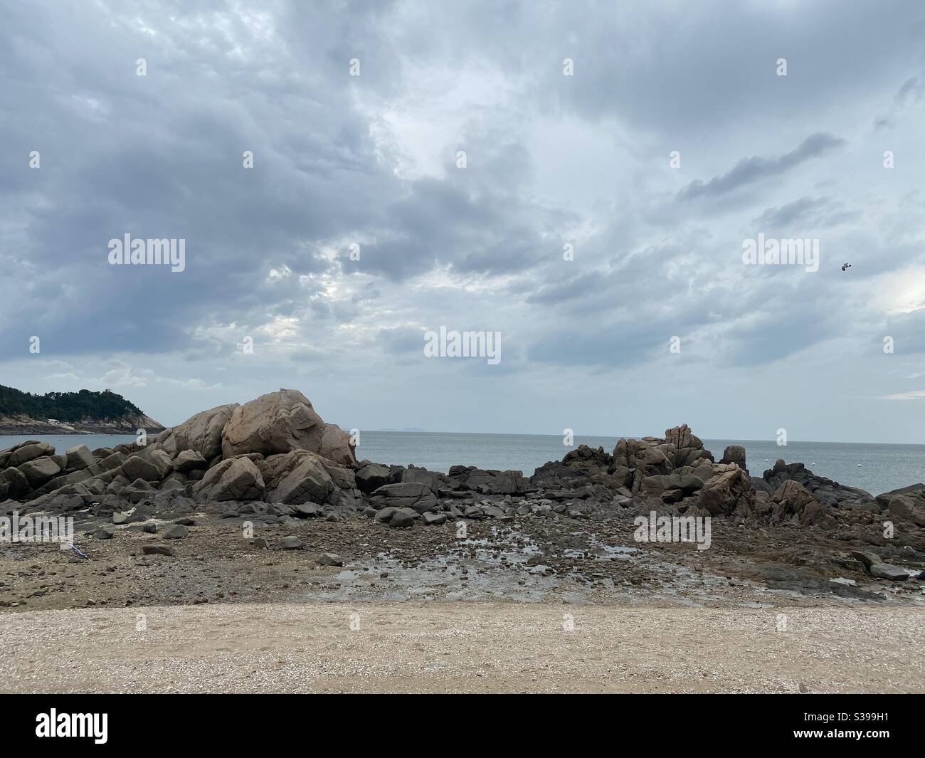 Korea sea hi-res stock photography and images - Alamy