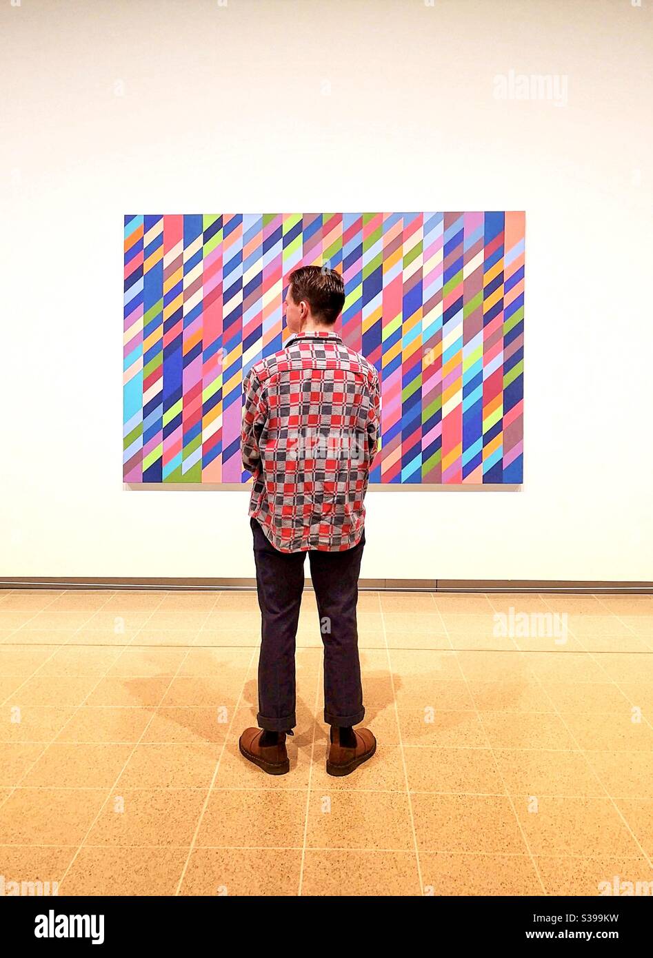 Bridget riley art hi-res stock photography and images - Alamy