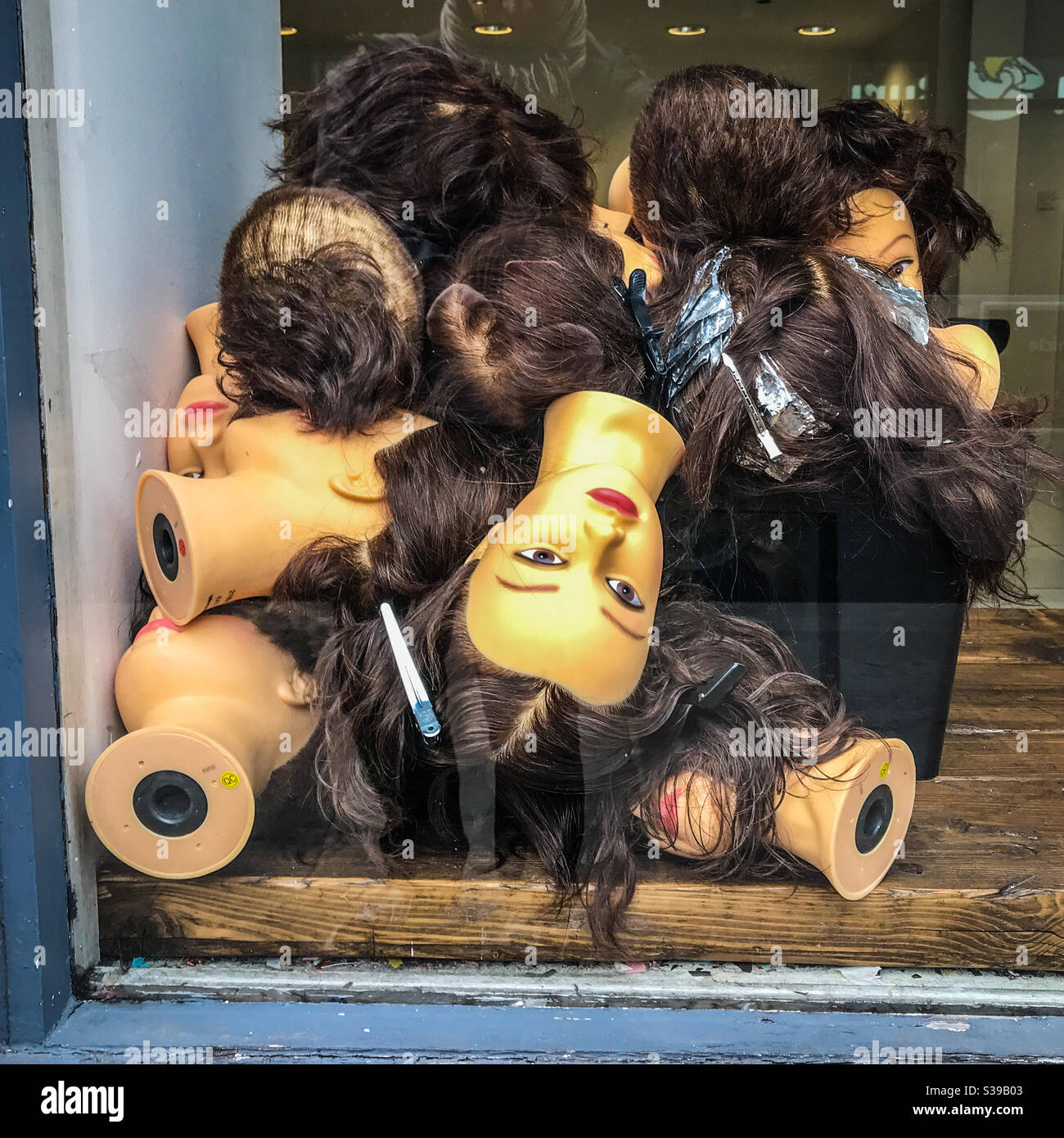 Hairdressing hi-res stock photography and images - Alamy