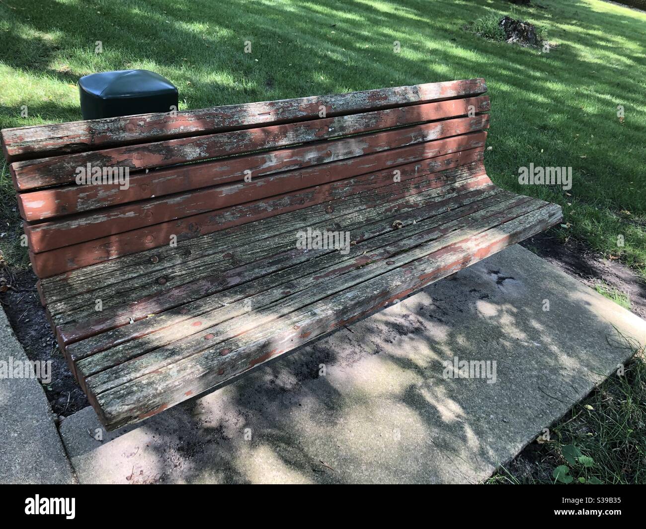 Shaded Bench High Resolution Stock Photography and Images - Alamy