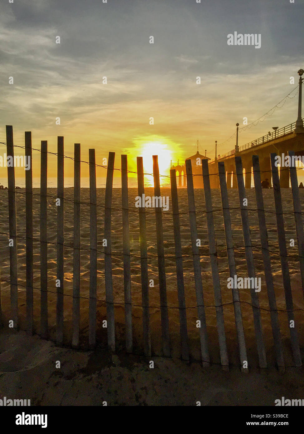 Wooden beach fence hi-res stock photography and images - Alamy