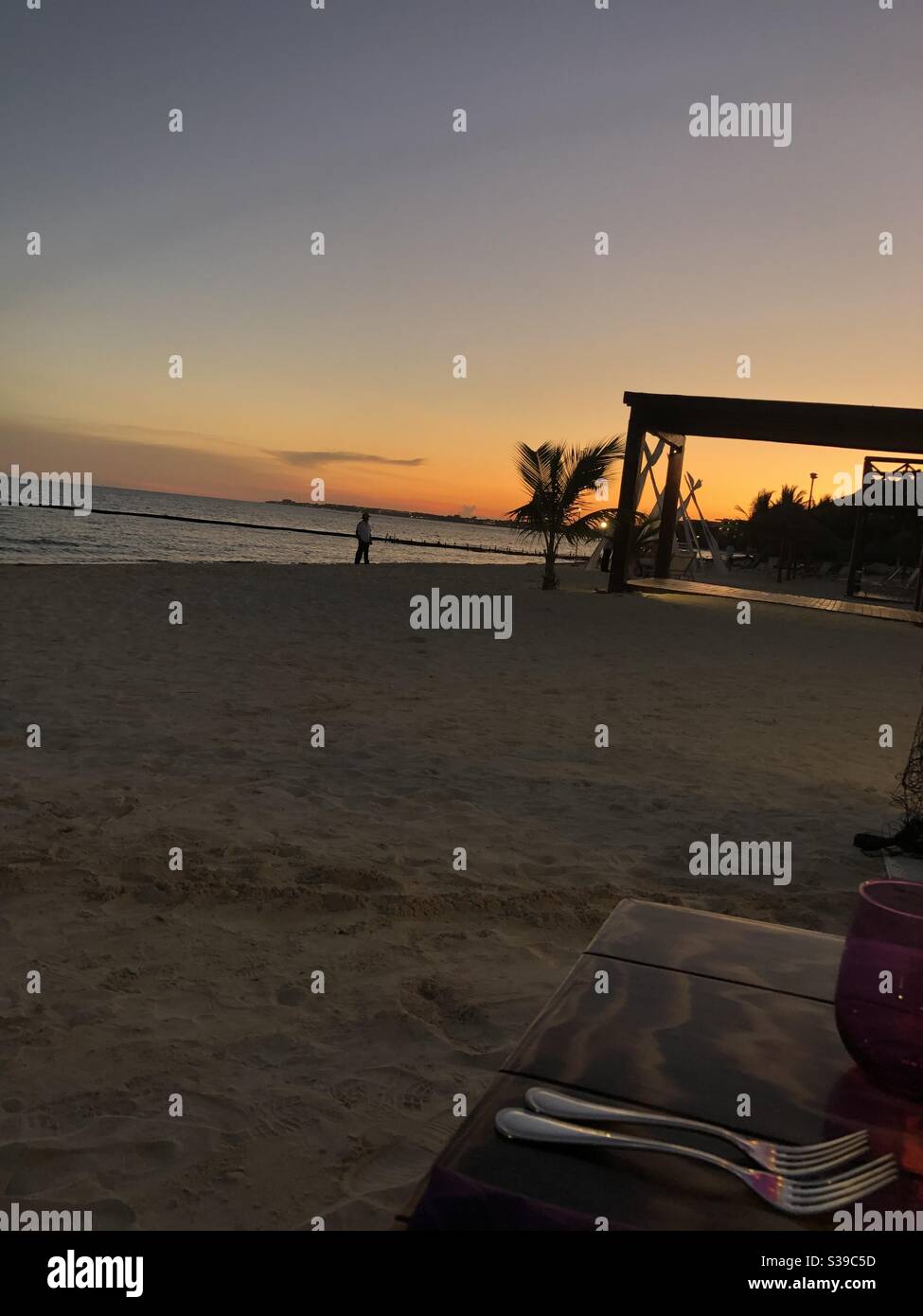 Cancun beach sunset hi-res stock photography and images - Alamy