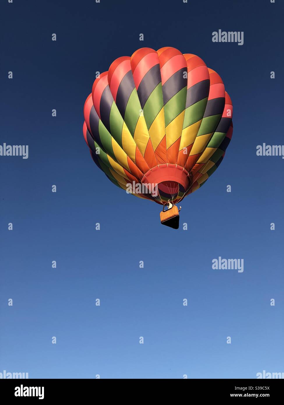 Hot air ballon hi-res stock photography and images - Alamy