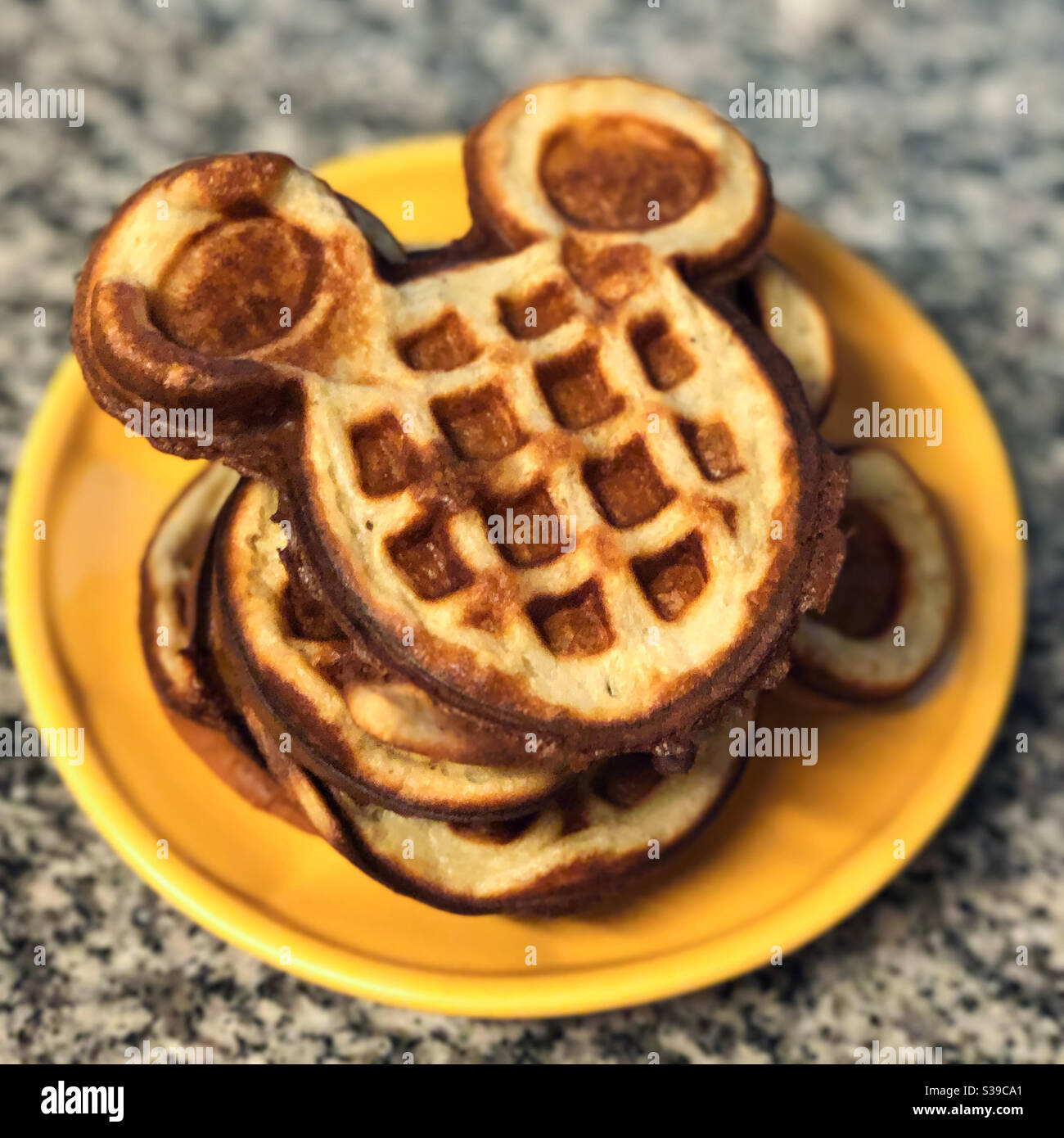 Mikey mouse hi-res stock photography and images - Alamy